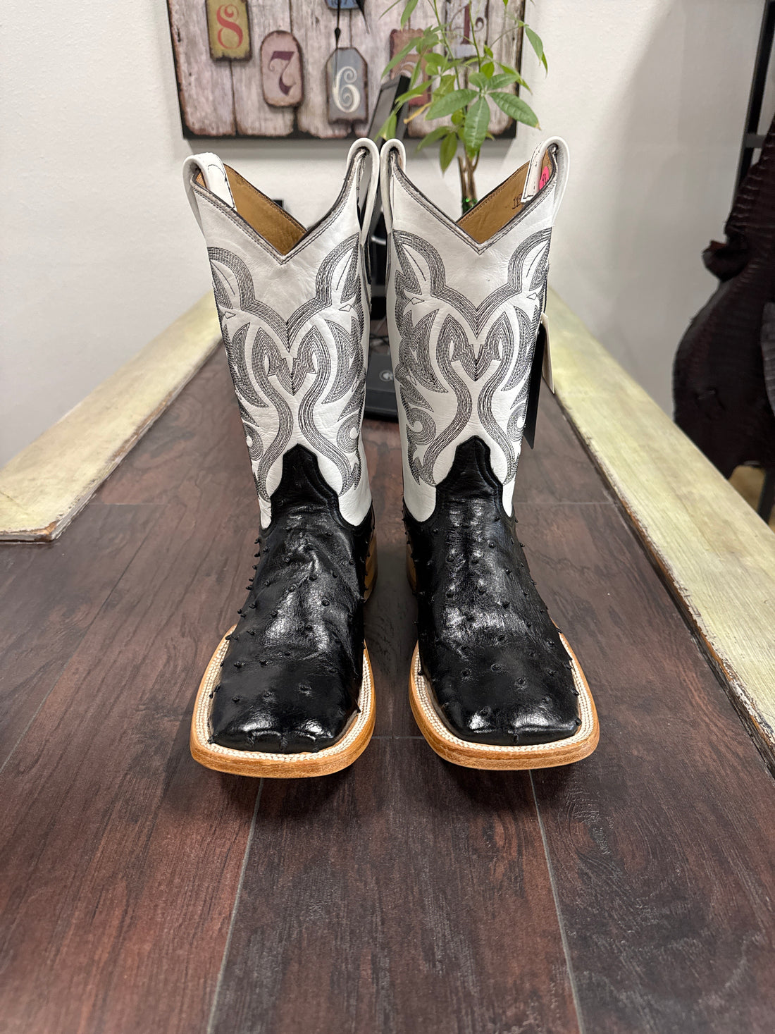 Black Ostrich – JM Boots